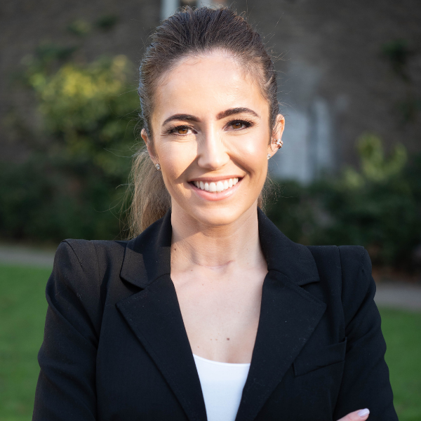 GRACE MEETS DR NINA BAL – Studio10 Makeup